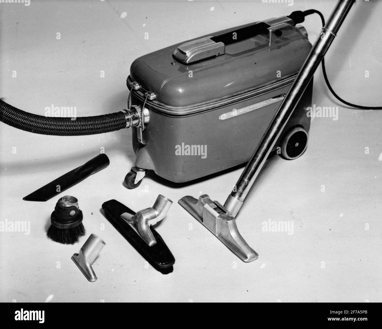 Vintage vacuum cleaners hi-res stock photography and images - Alamy