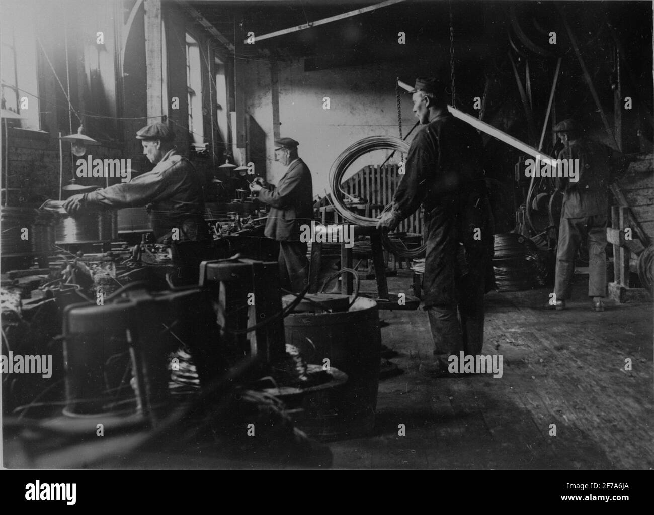 Wire drawing hi-res stock photography and images - Alamy