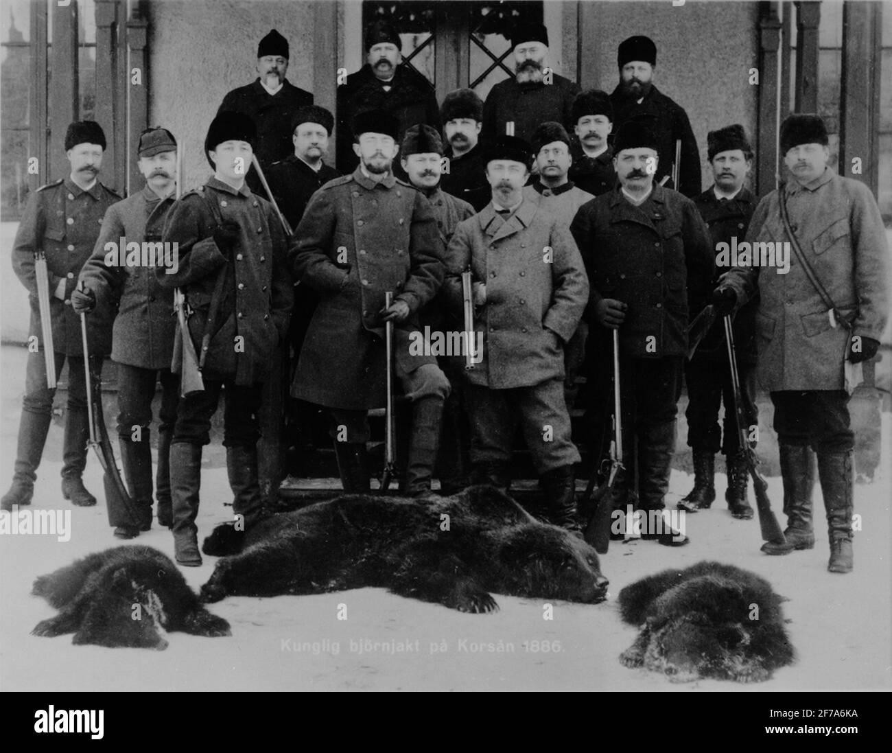 Royal bear hunting on the crosswalk in 1886 Stock Photo - Alamy