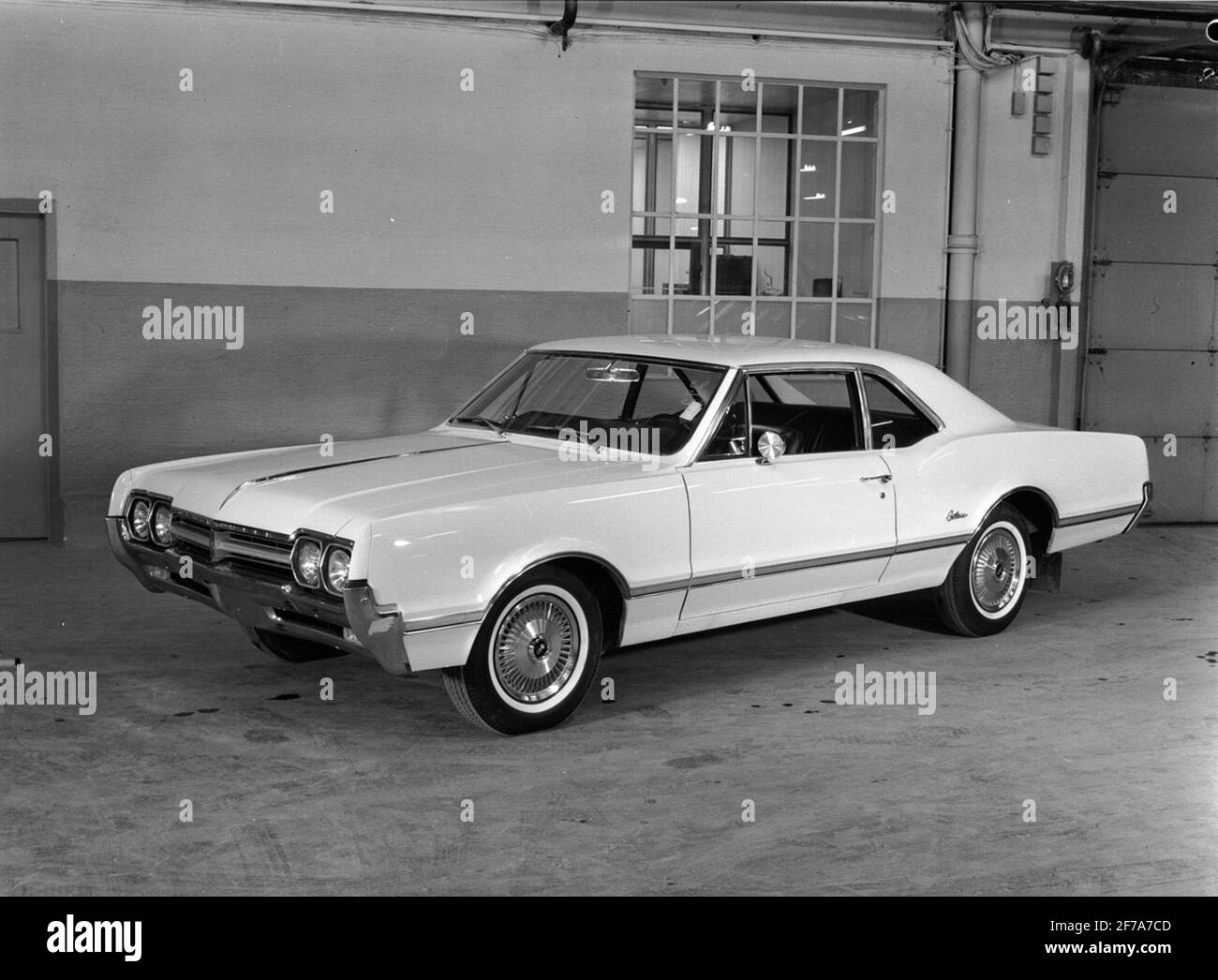 Oldsmobile automobile Black and White Stock Photos & Images - Alamy