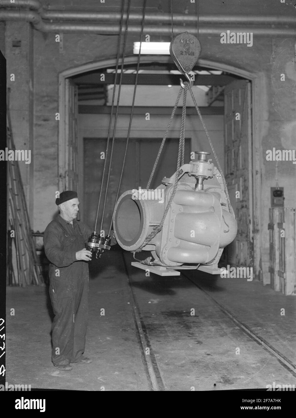 Machine heavy operations Black and White Stock Photos & Images - Alamy