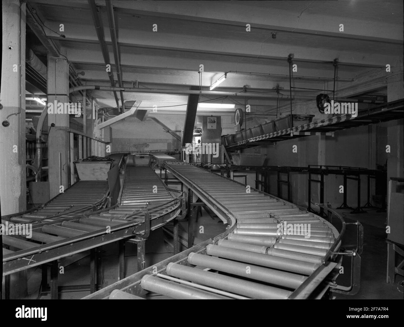 Automated packaging line Black and White Stock Photos & Images - Alamy