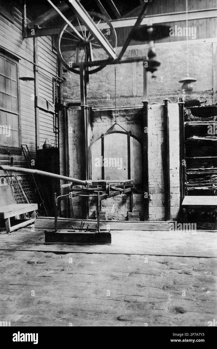 Enamel production Black and White Stock Photos & Images - Alamy