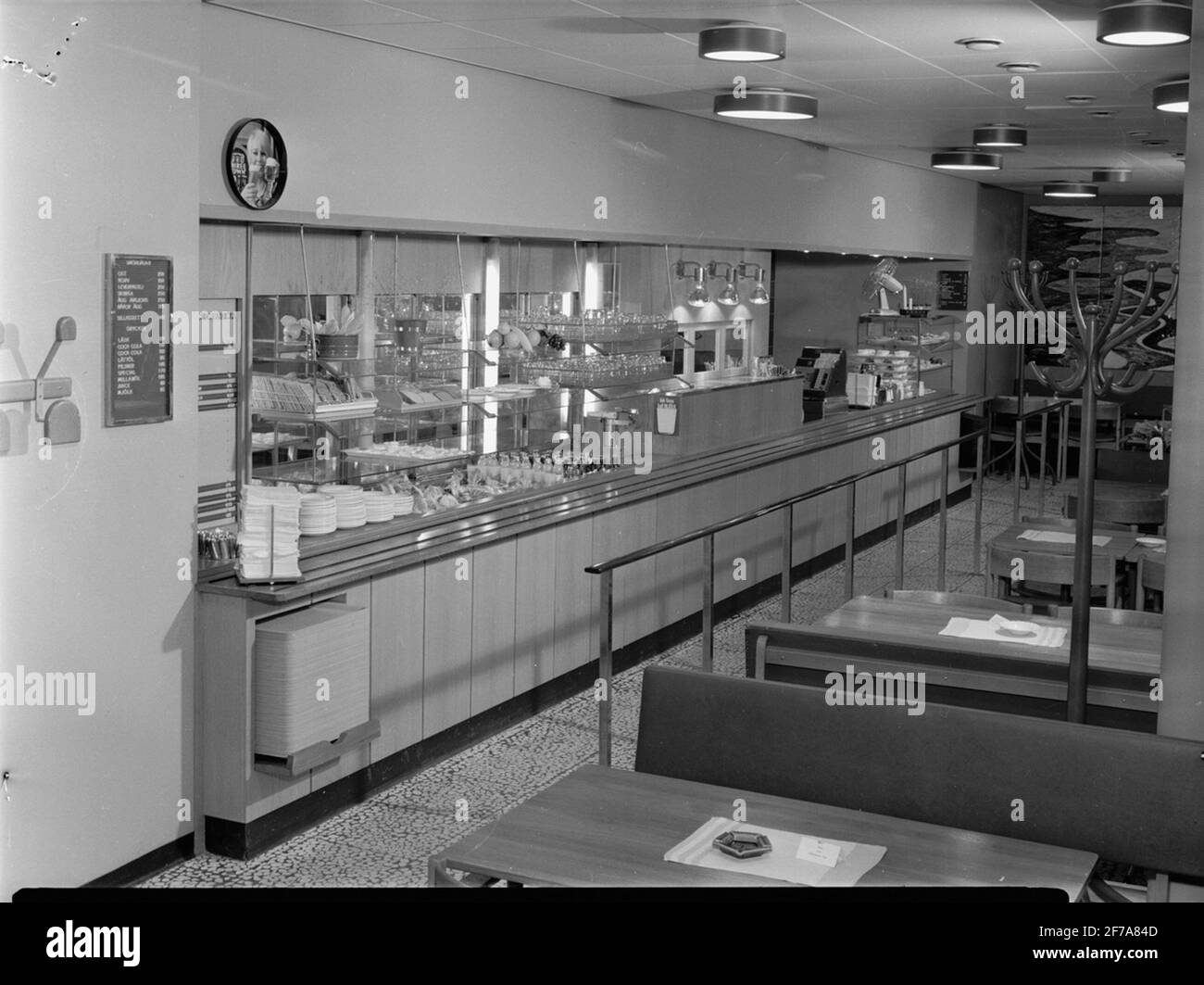 Hotel outside exterior Black and White Stock Photos & Images - Alamy