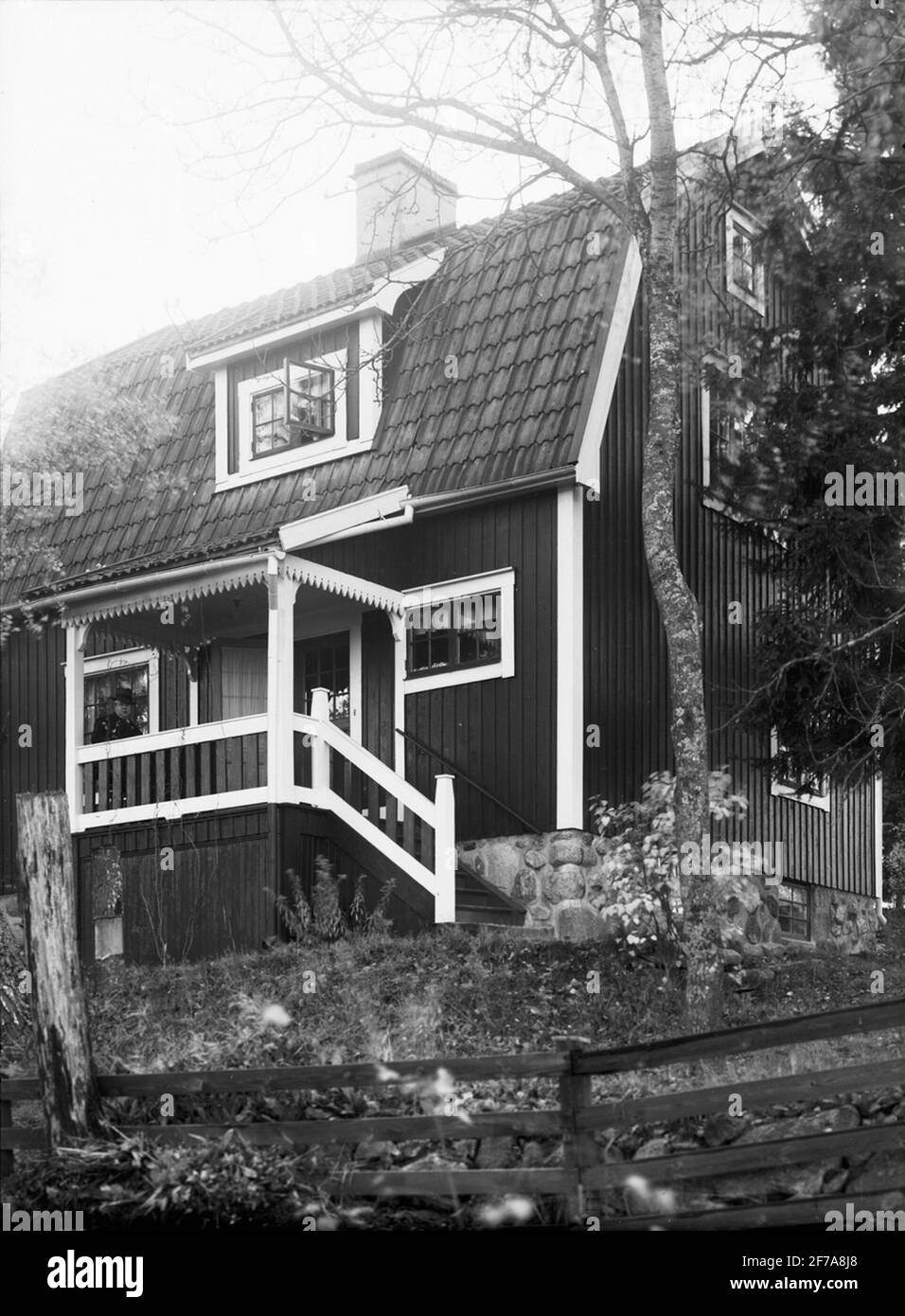 Exterior facade of villa Black and White Stock Photos & Images - Alamy