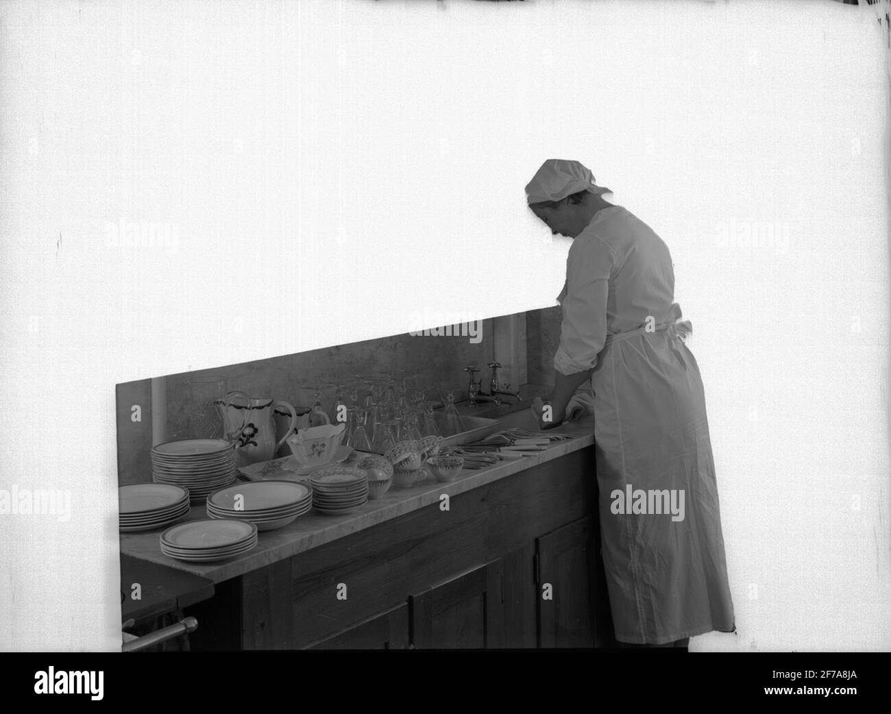 Hand washers Black and White Stock Photos & Images - Alamy