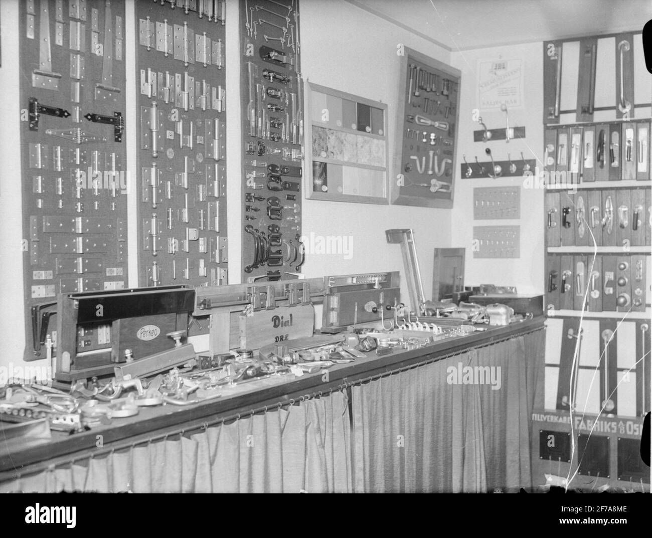 Interior "larger hardware store Stock Photo - Alamy