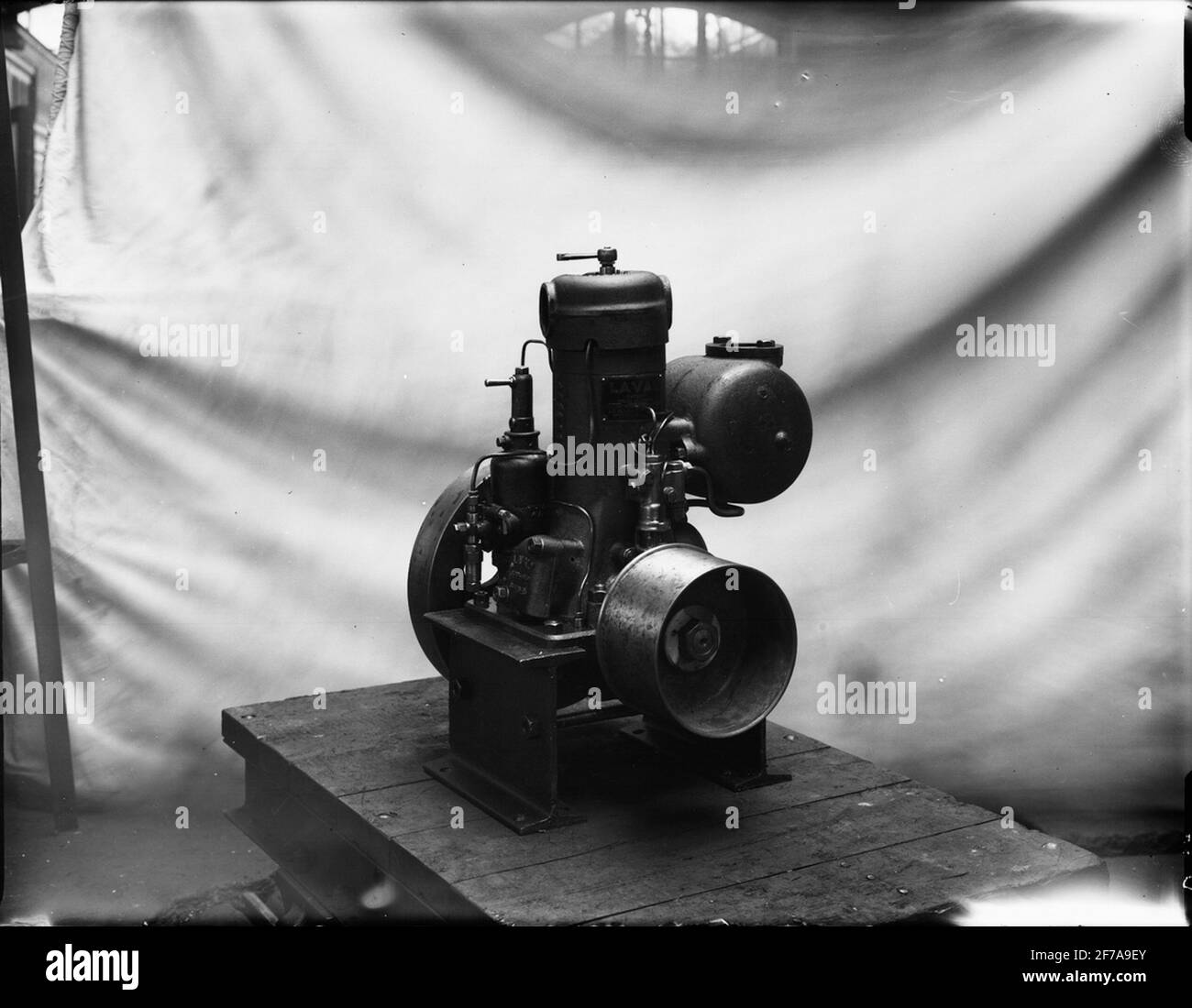 Crude oil engine type 100s Stock Photo - Alamy