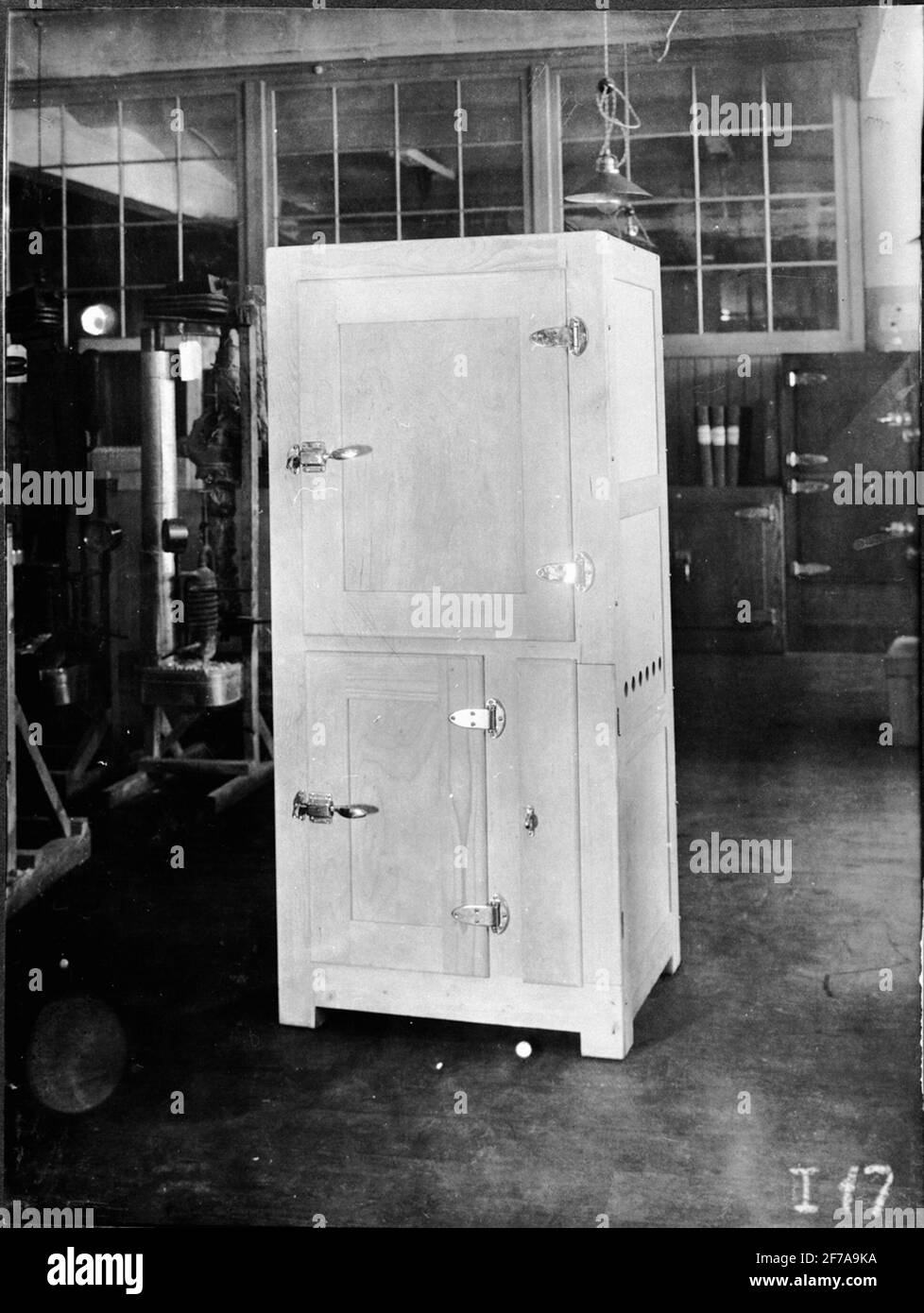 Early 1900s laboratory hi-res stock photography and images - Alamy