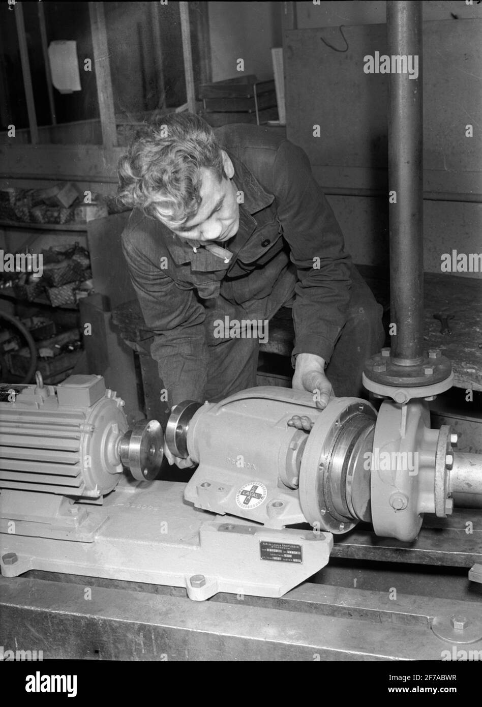 Disassembly of machine Stock Photo - Alamy