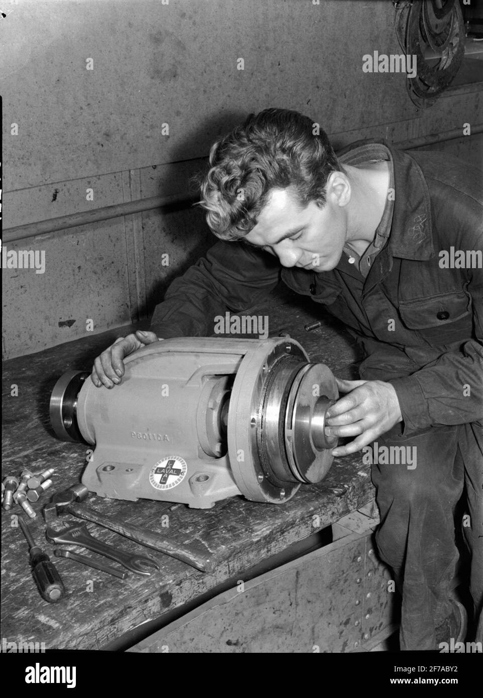 Disassembly of machine Stock Photo - Alamy