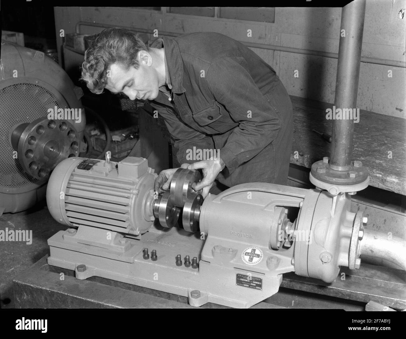 Disassembly of machine Stock Photo - Alamy