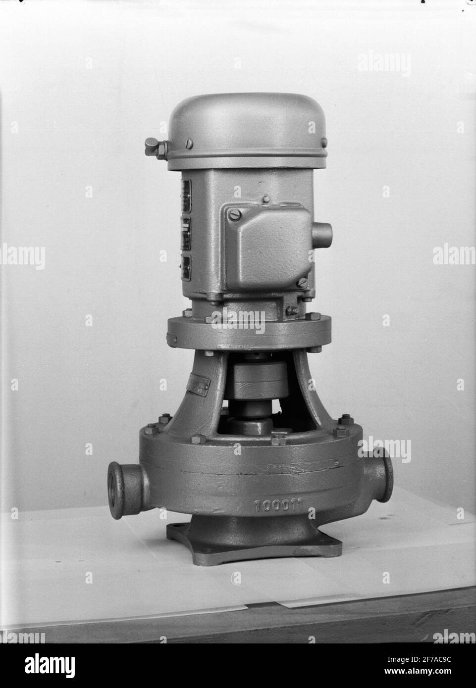 Pump mechanisms hi-res stock photography and images - Alamy