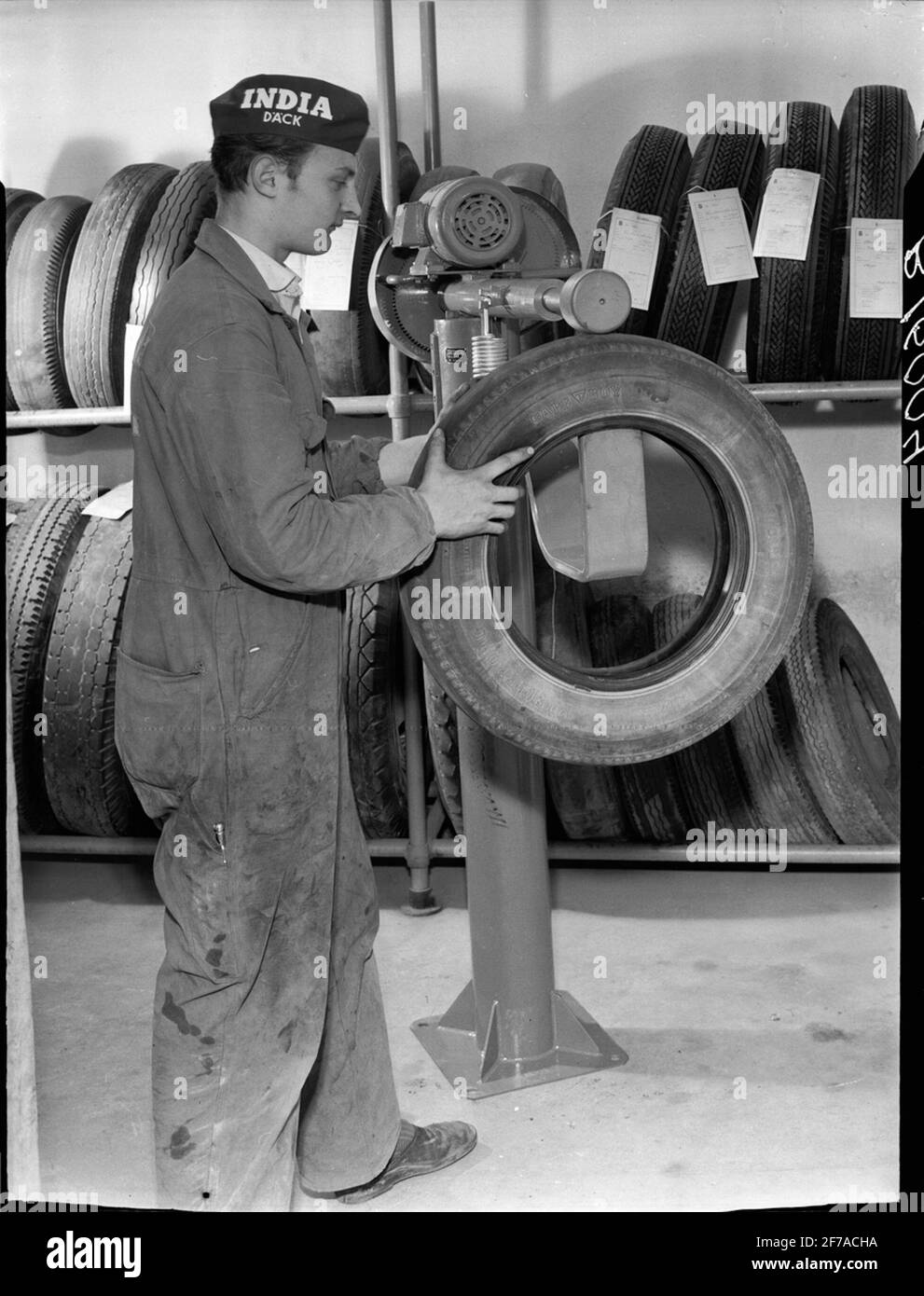 India engineering Black and White Stock Photos & Images - Alamy