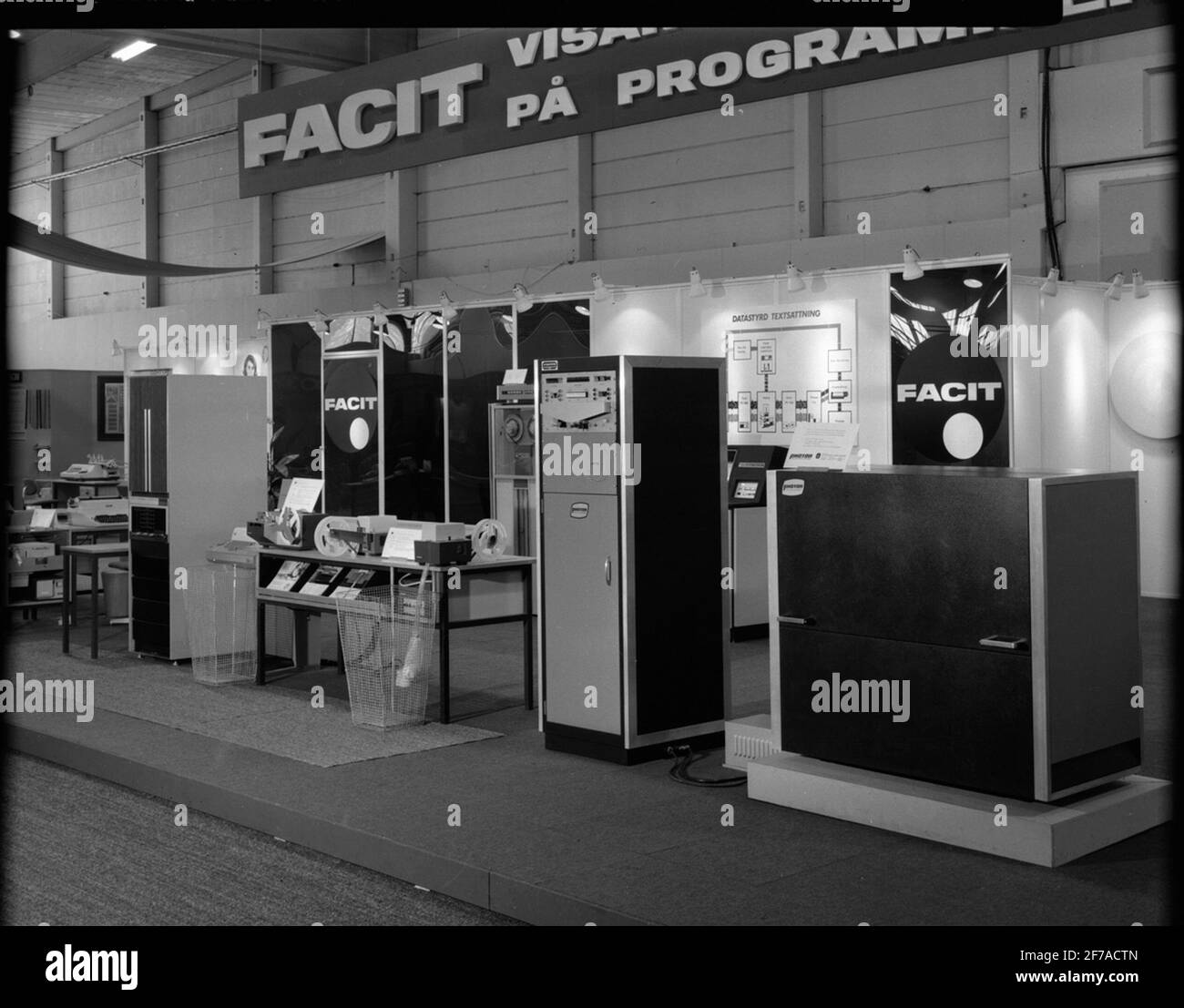 68 преображенская церковь усадьба Black and White Stock Photos & Images ...