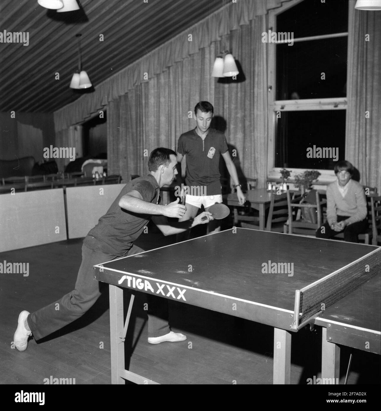 Table tennis table and paddle Black and White Stock Photos & Images - Alamy