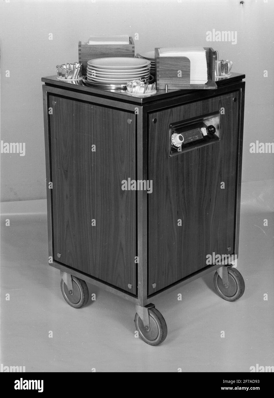 Plate trolley. >> Stock Photo - Alamy