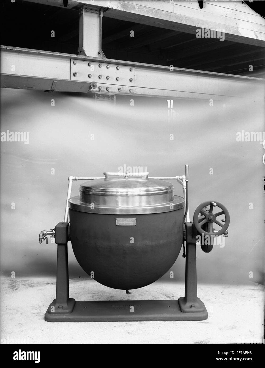 Pressure cooker. In 1923 Stock Photo - Alamy