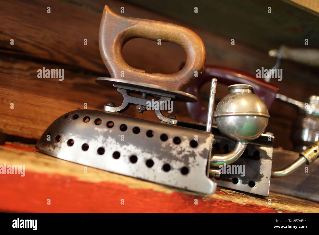 Details of the retro old flat iron Stock Photo - Alamy