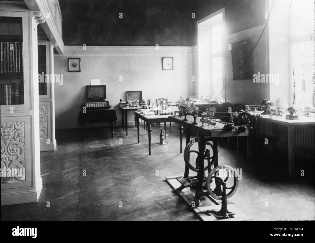 Picture showing oblique operations.Demonstration room Stock Photo - Alamy