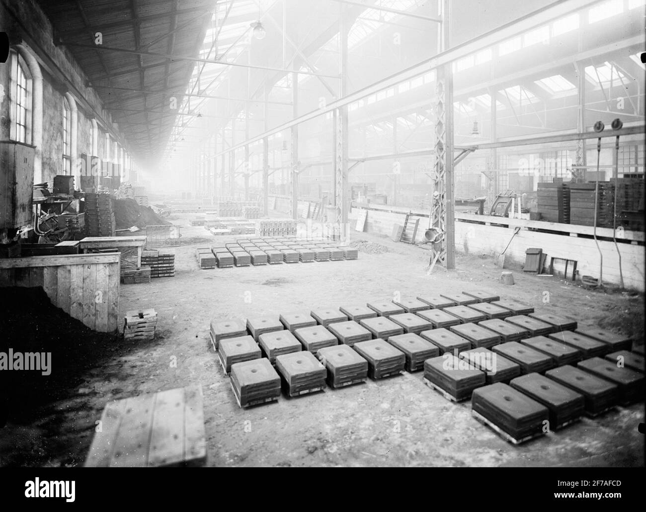 Warehouse room Black and White Stock Photos & Images - Alamy