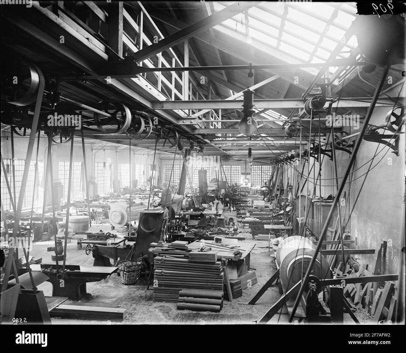 Technical metalworking workshops hi-res stock photography and images ...
