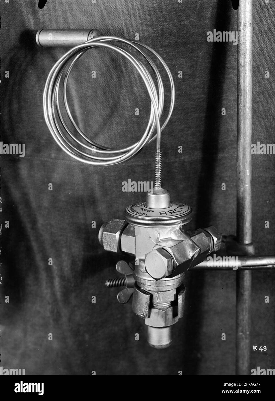 Expansion valve hi-res stock photography and images - Alamy
