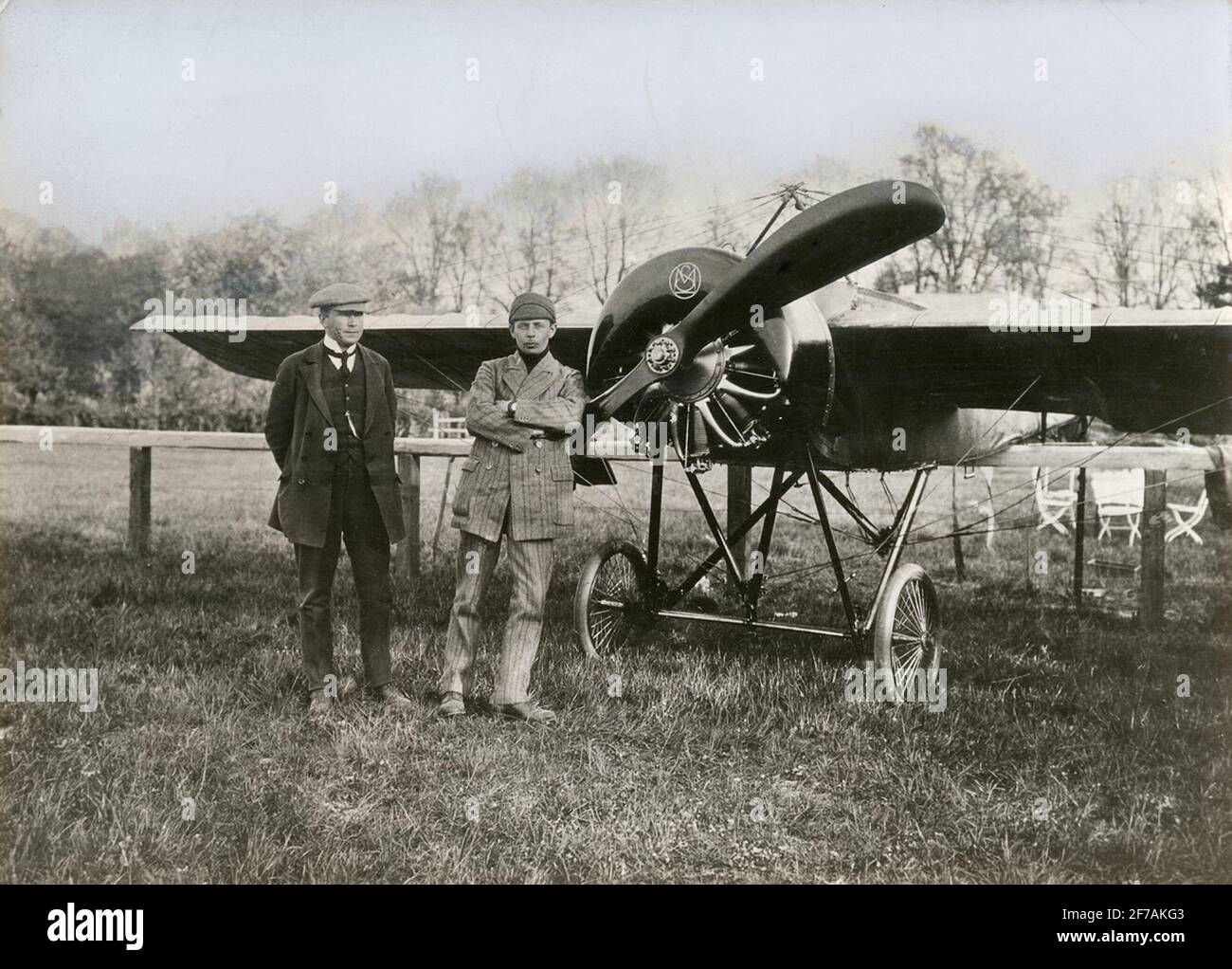 Enoch Thulin and Otto ash in the wait in Gothenburg on the Lieutenant ...