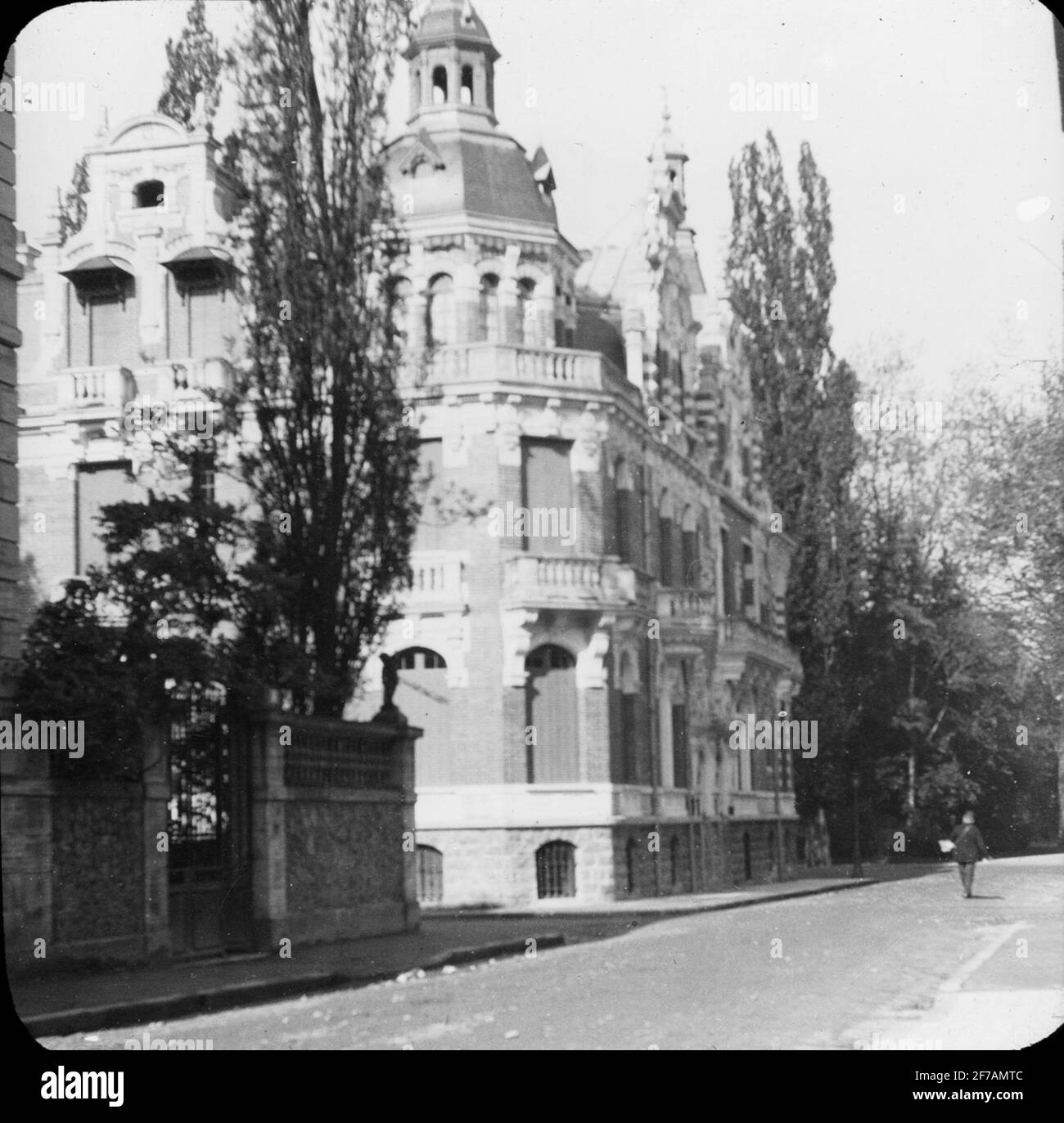 Cardboard medium Black and White Stock Photos & Images - Alamy