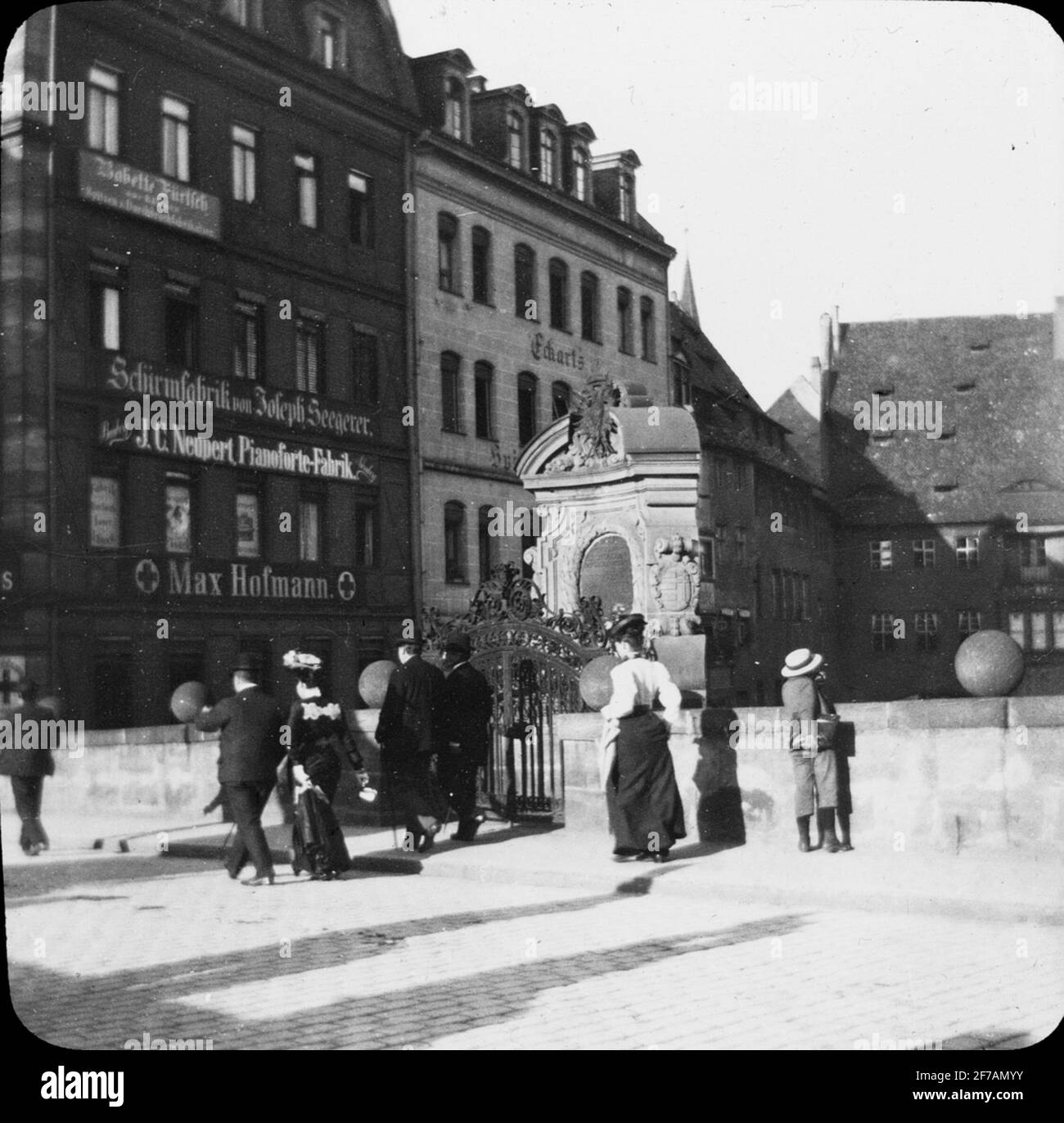 Skiopty icon with motifs from Nuremberg at Pianofortefabrik JC Neupert ...