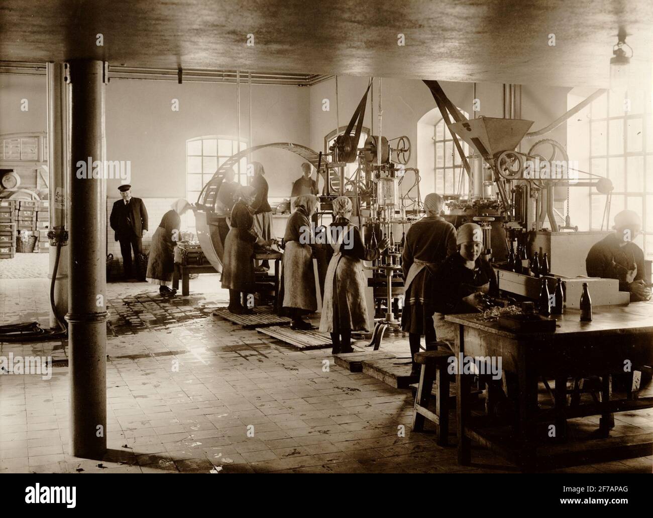 Swedish women workers hi-res stock photography and images - Alamy
