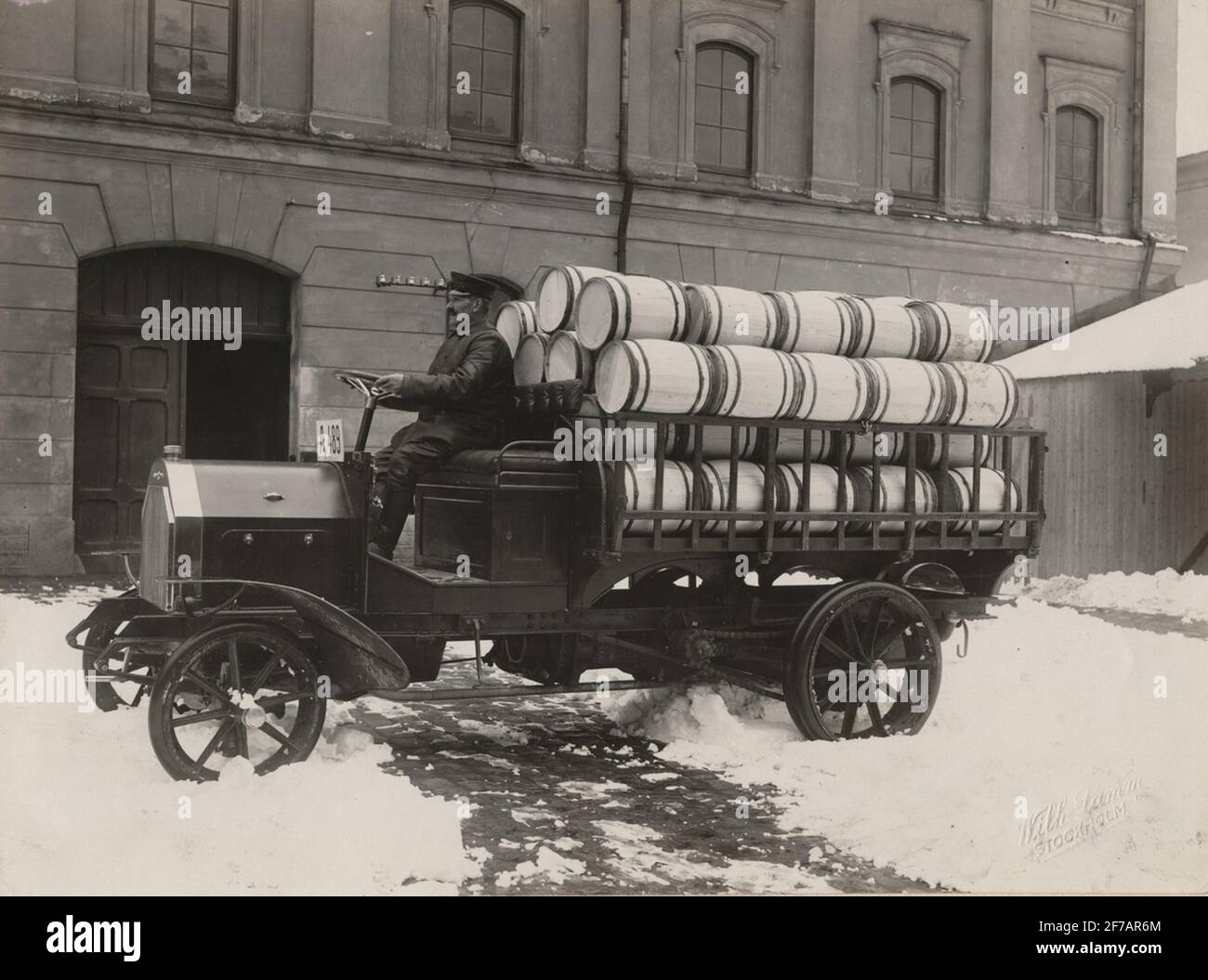 Transport of barrels hi-res stock photography and images - Alamy