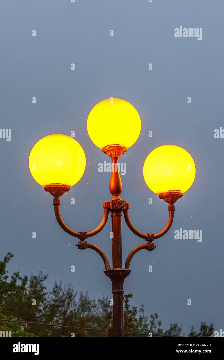 Street lighting with rain drops in the rain Stock Photo - Alamy
