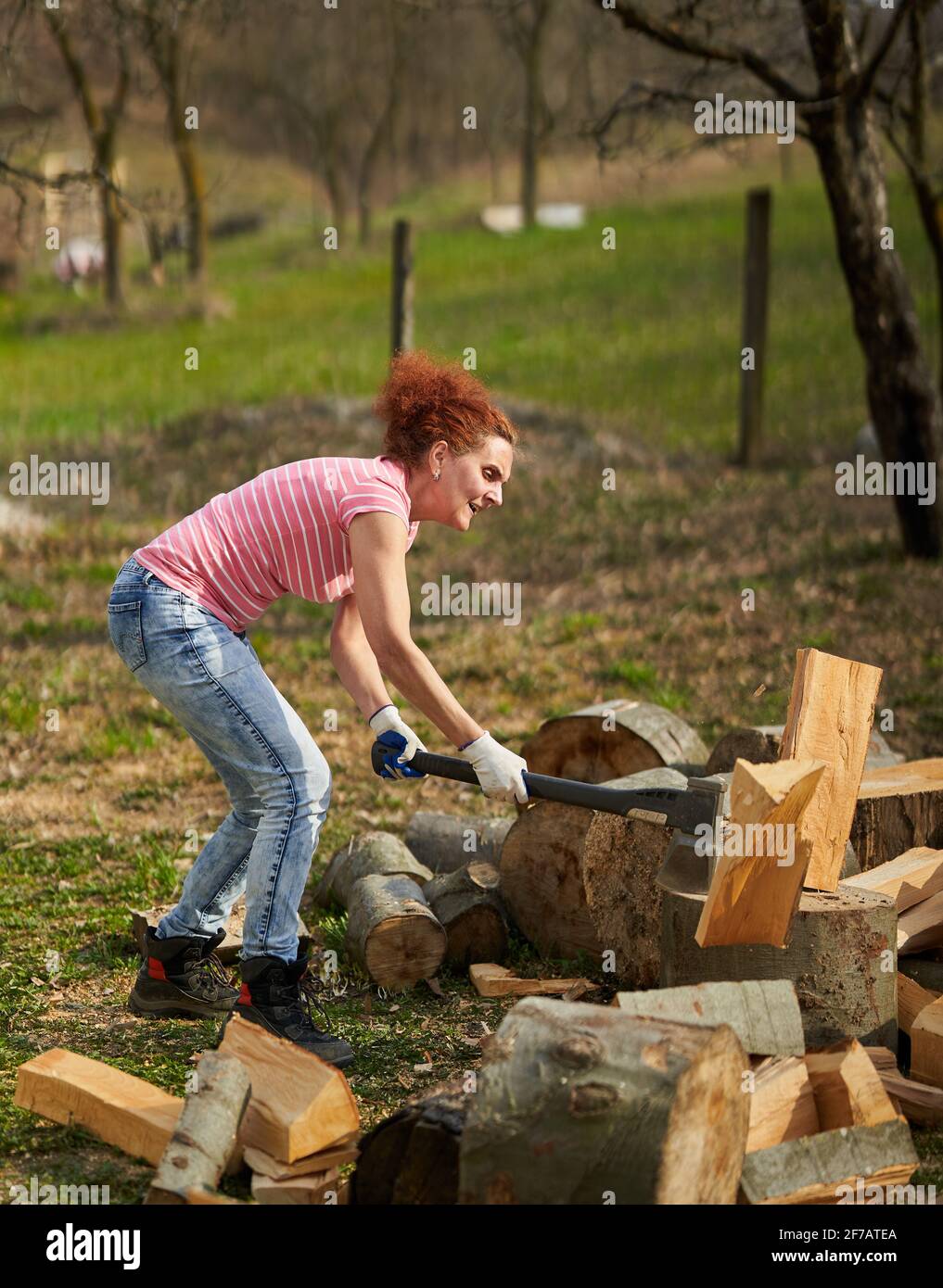 Female logger work in forest hi-res stock photography and images - Alamy