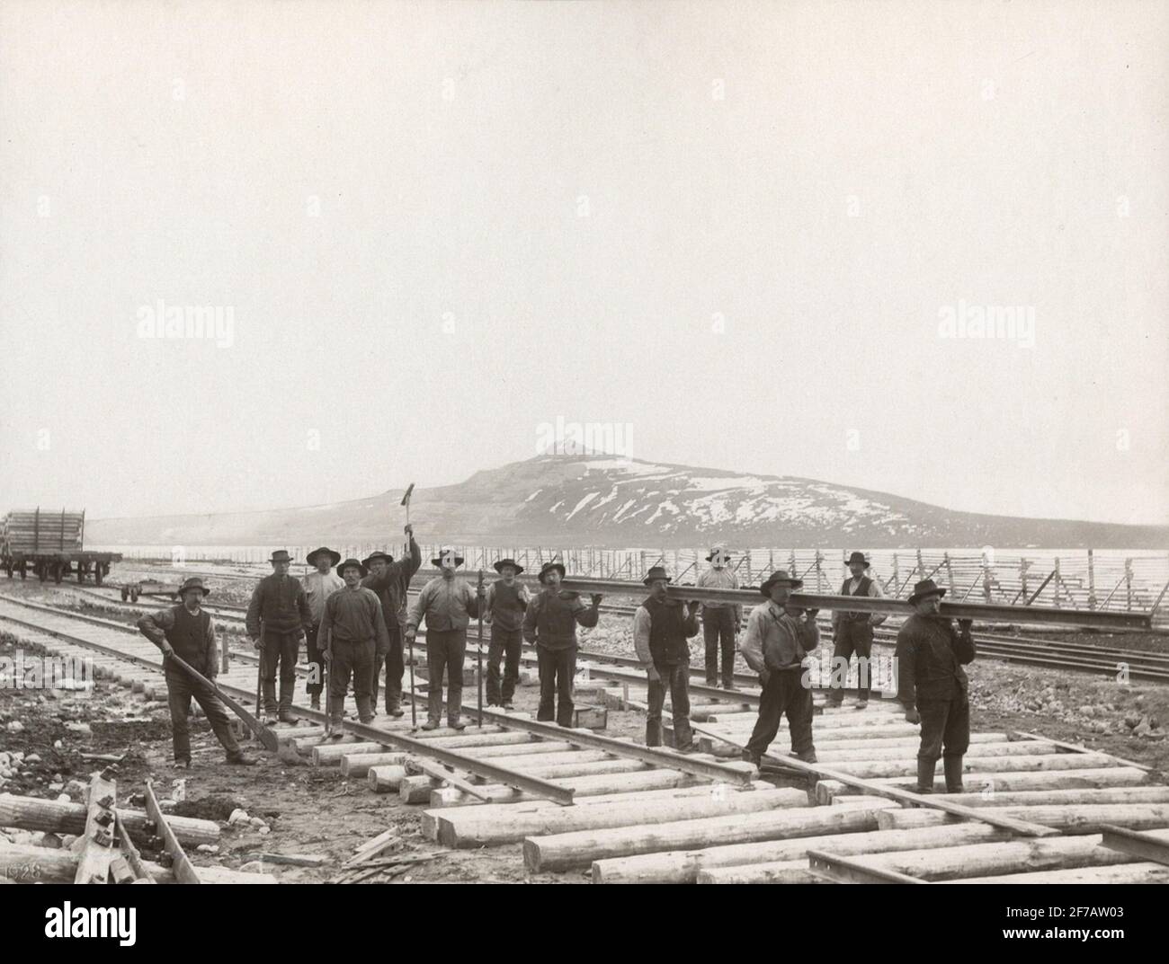 From the national border building. Rälsläggarlag on at Luossavaara, as ...