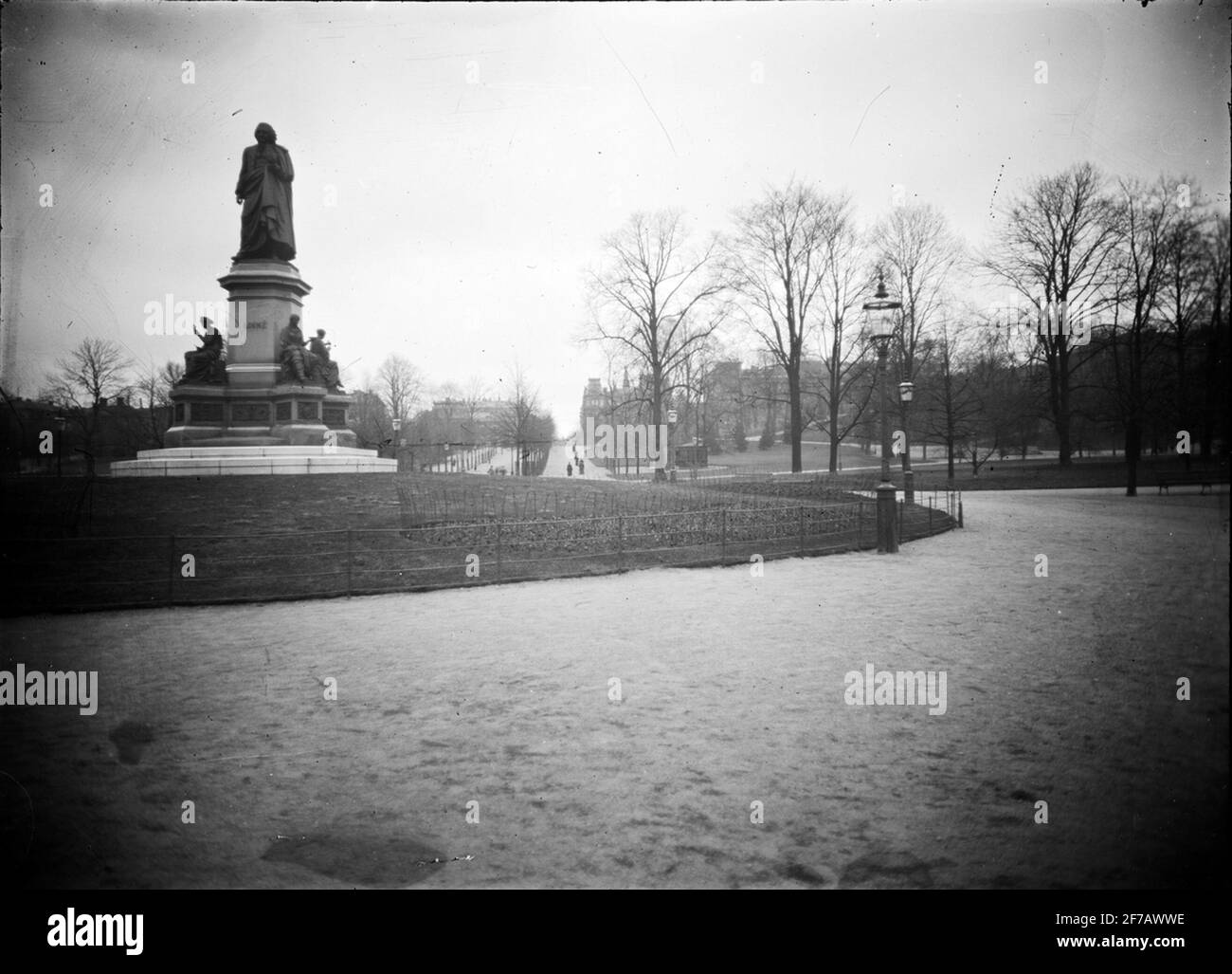 Statue of Carl von Linnaeus in Humlegården, Stockholm Stock Photo - Alamy