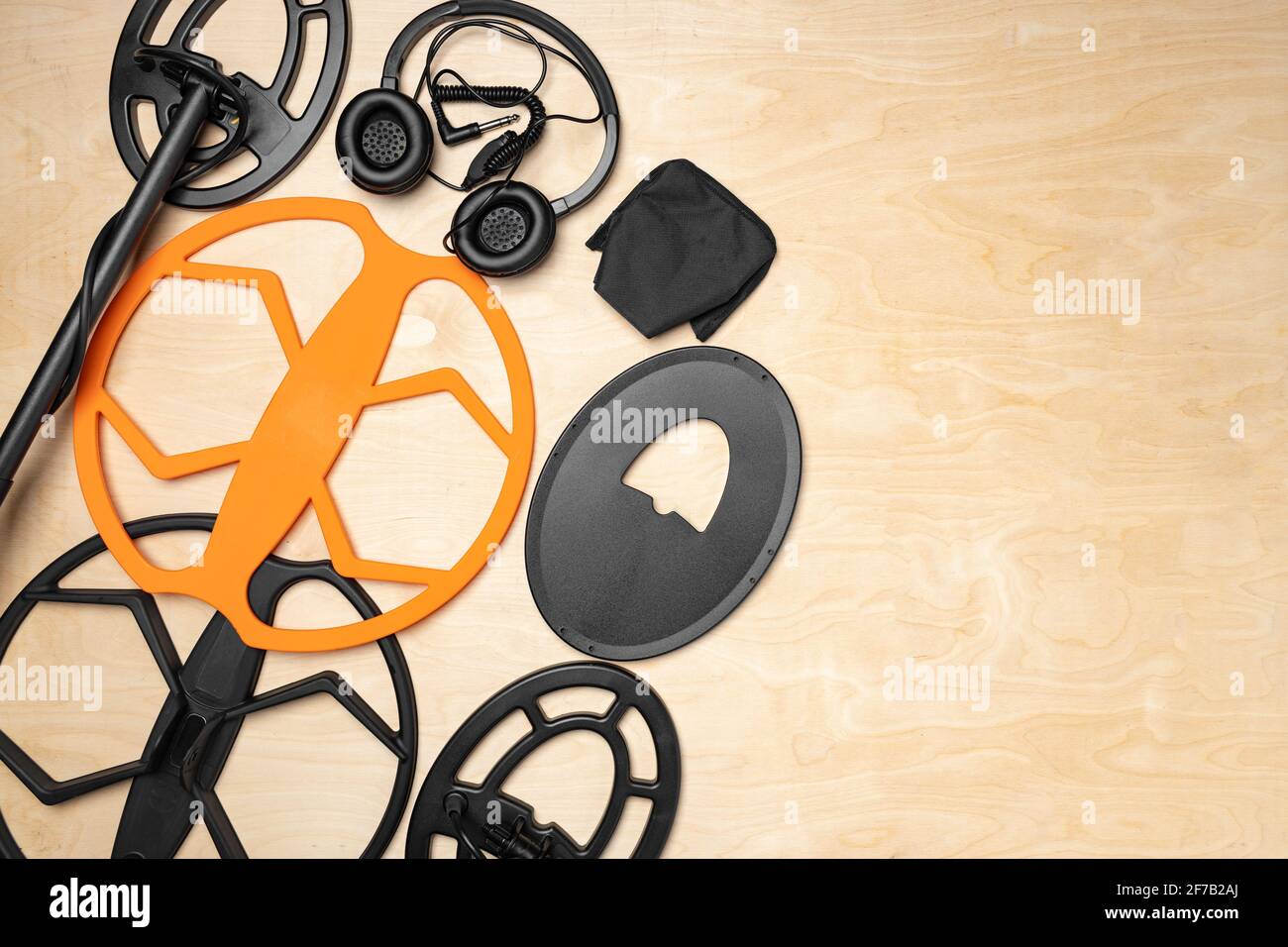 Metal detection detectors hi-res stock photography and images - Alamy
