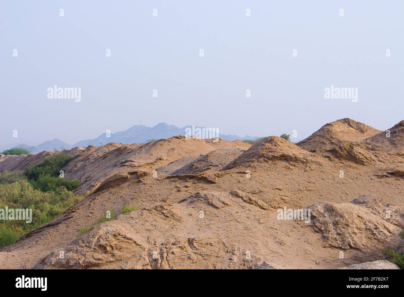 desert mountain landscape saudi arabia Stock Photo - Alamy