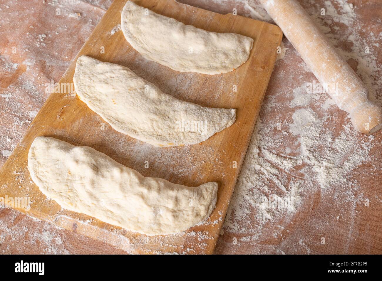 Dough resting on white table hi-res stock photography and images - Alamy