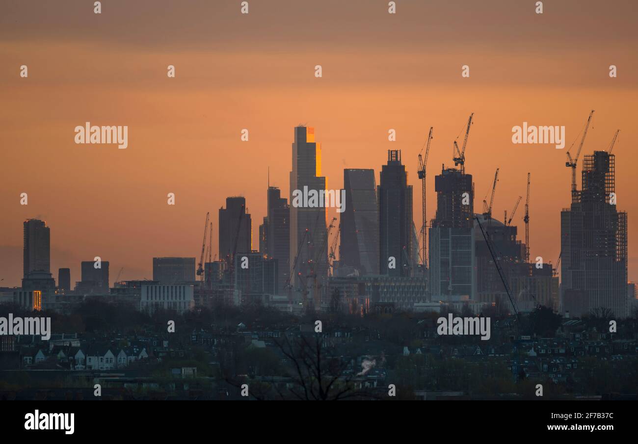 Light orange colour buildings hi-res stock photography and images - Alamy