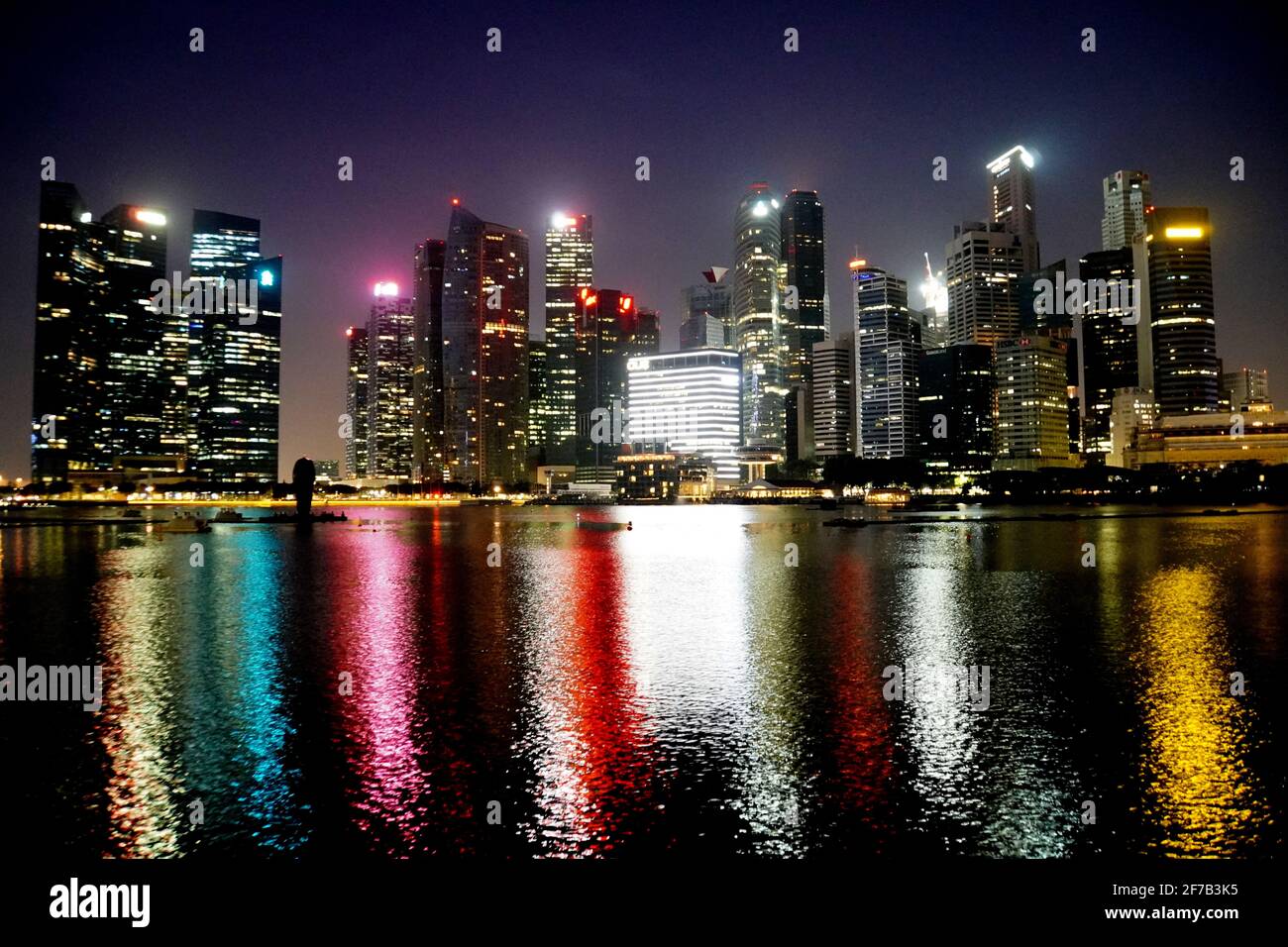 Singapore by night Stock Photo - Alamy