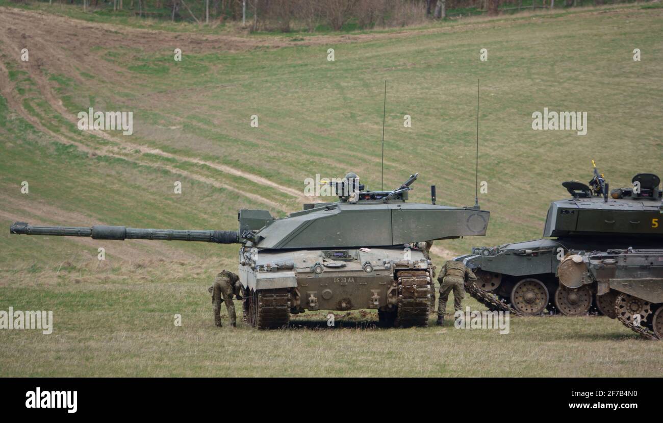 Challenger ii battle tanks hi-res stock photography and images - Alamy