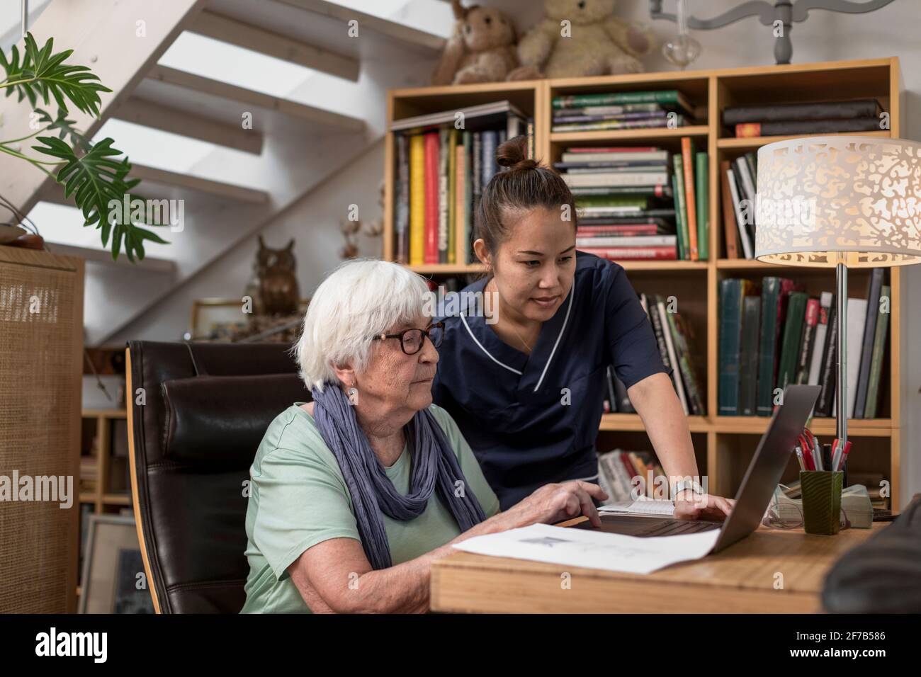 Geriatric hi-res stock photography and images - Alamy
