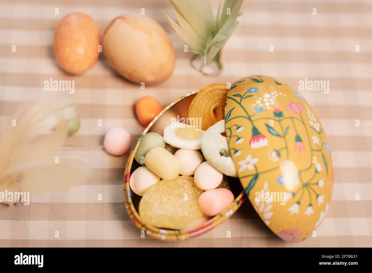 Spring sweets hi-res stock photography and images - Alamy