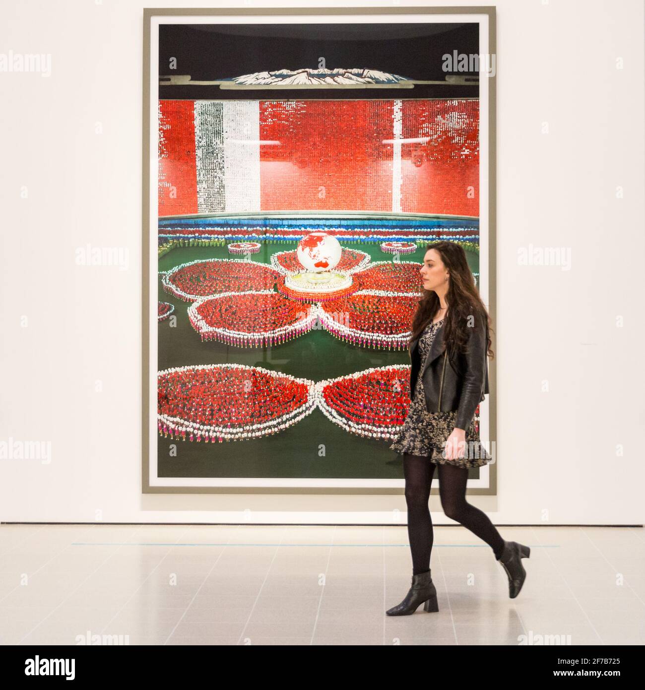 Andreas gursky retrospective hi-res stock photography and images - Alamy