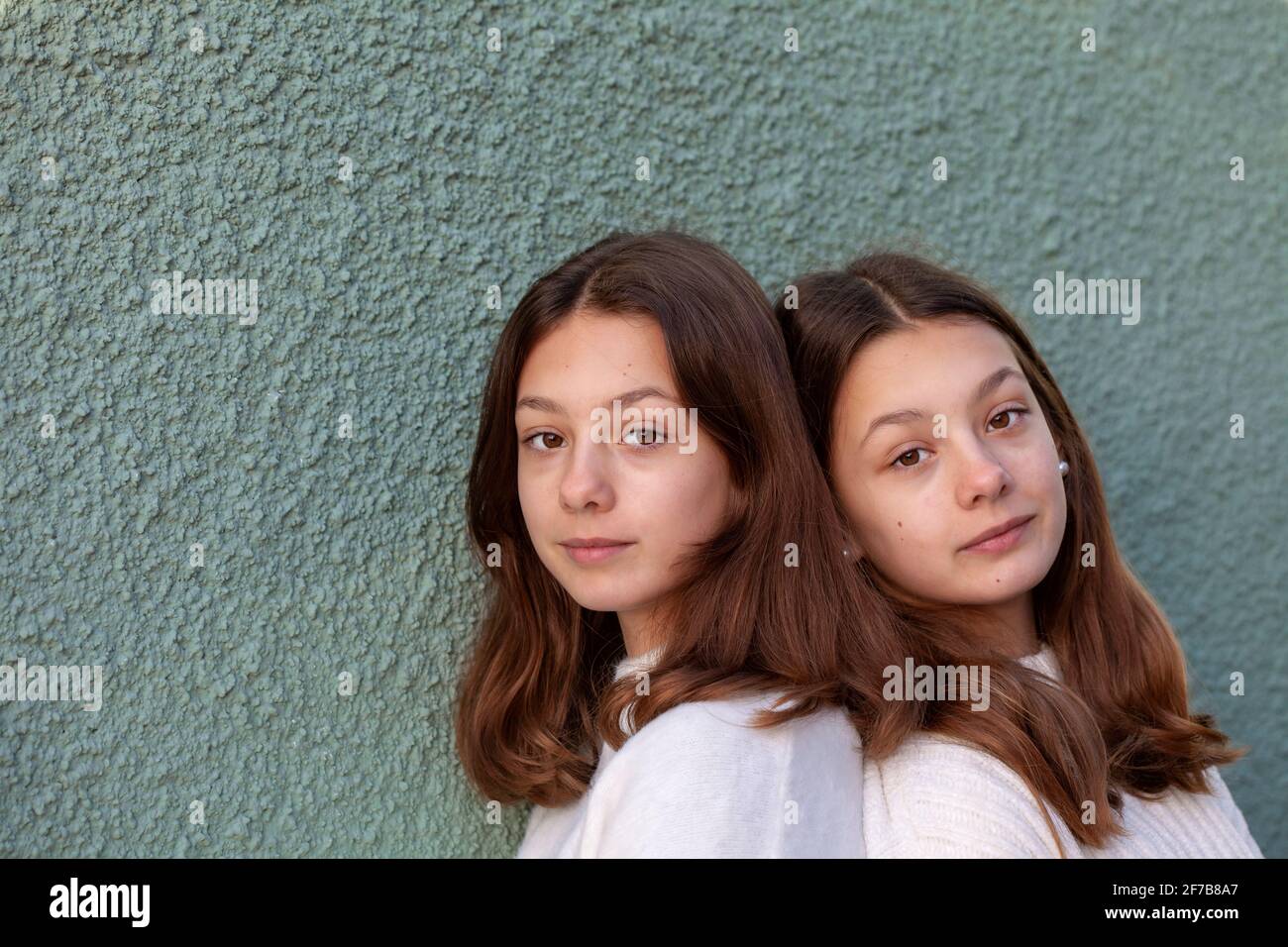 Portrait of two friends Stock Photo - Alamy