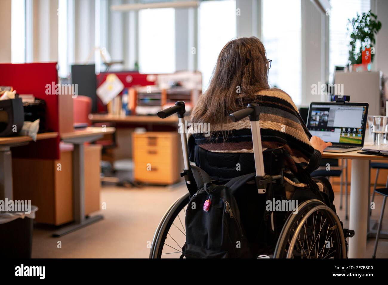 Disabled people working hi-res stock photography and images - Alamy