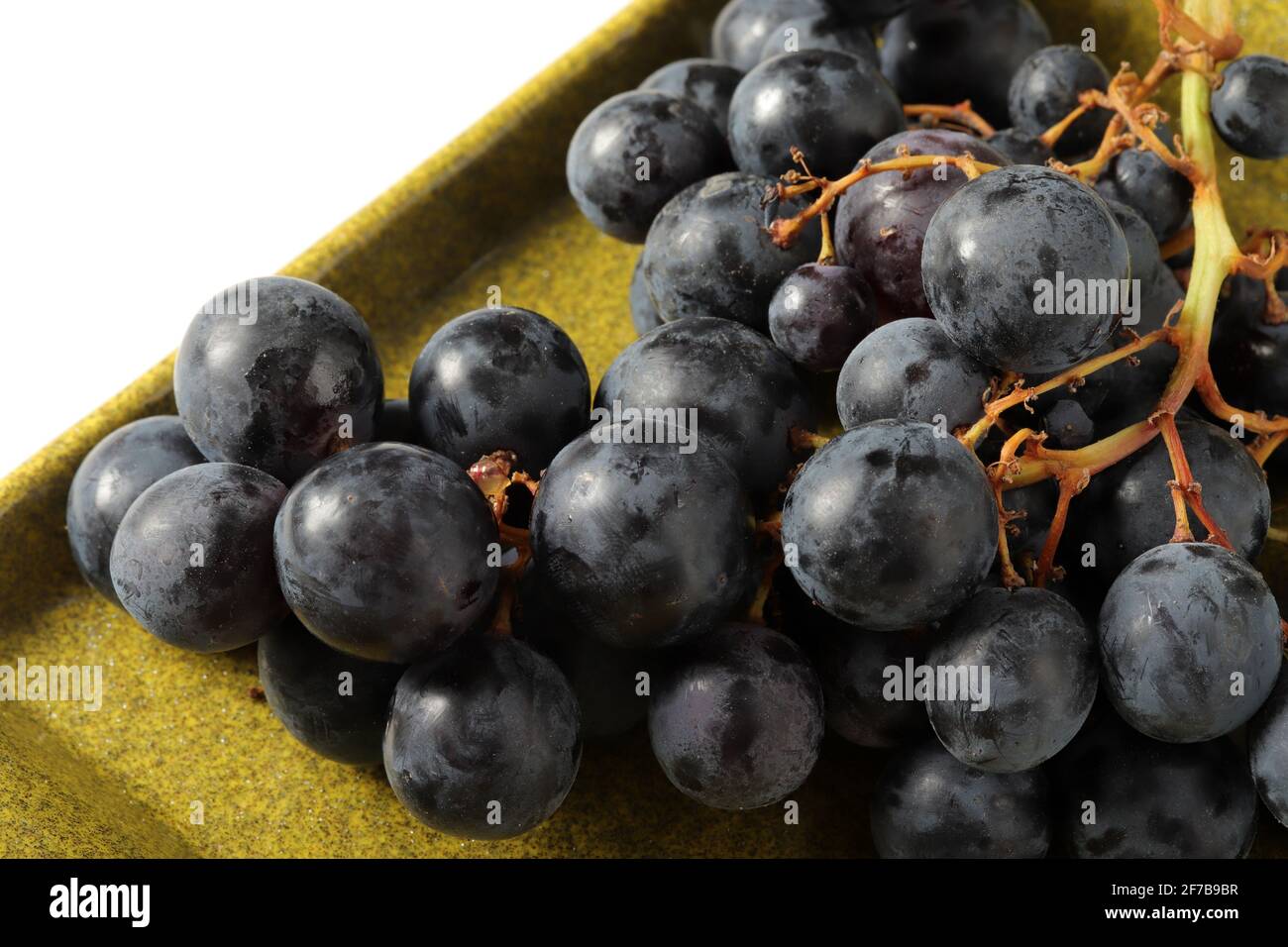 Fresh dark red grapes close up Stock Photo - Alamy