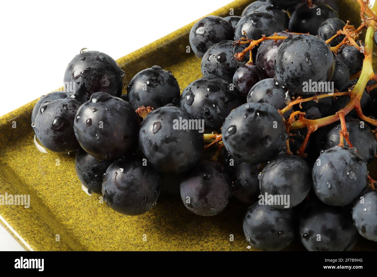Fresh dark red grapes close up Stock Photo - Alamy