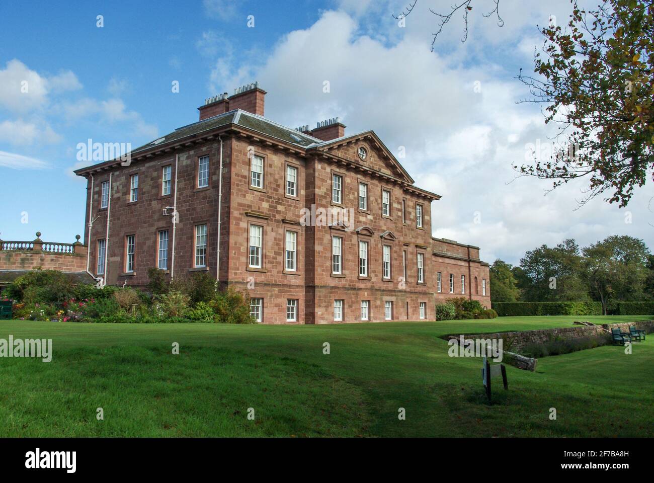 Palladian mansion hi-res stock photography and images - Alamy